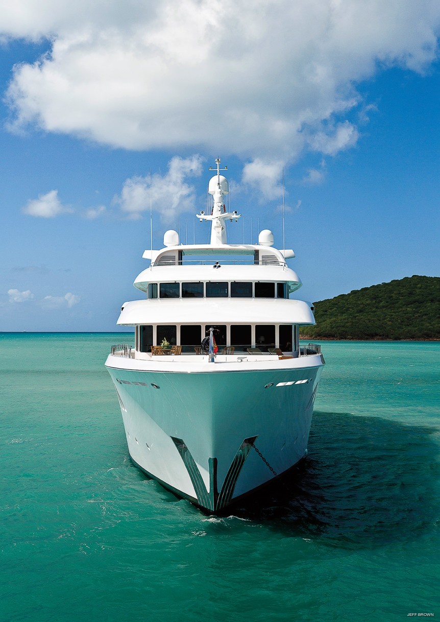 Yacht INVICTUS, Delta Marine | CHARTERWORLD Luxury Superyacht Charters